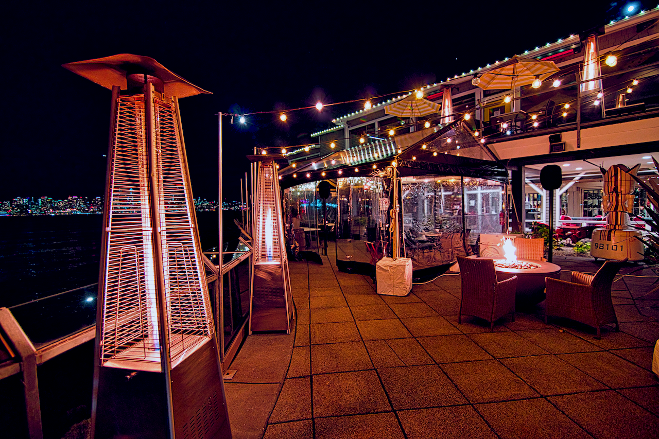 Salty's on Alki pivots in the pandemic to redefine winter dining ...