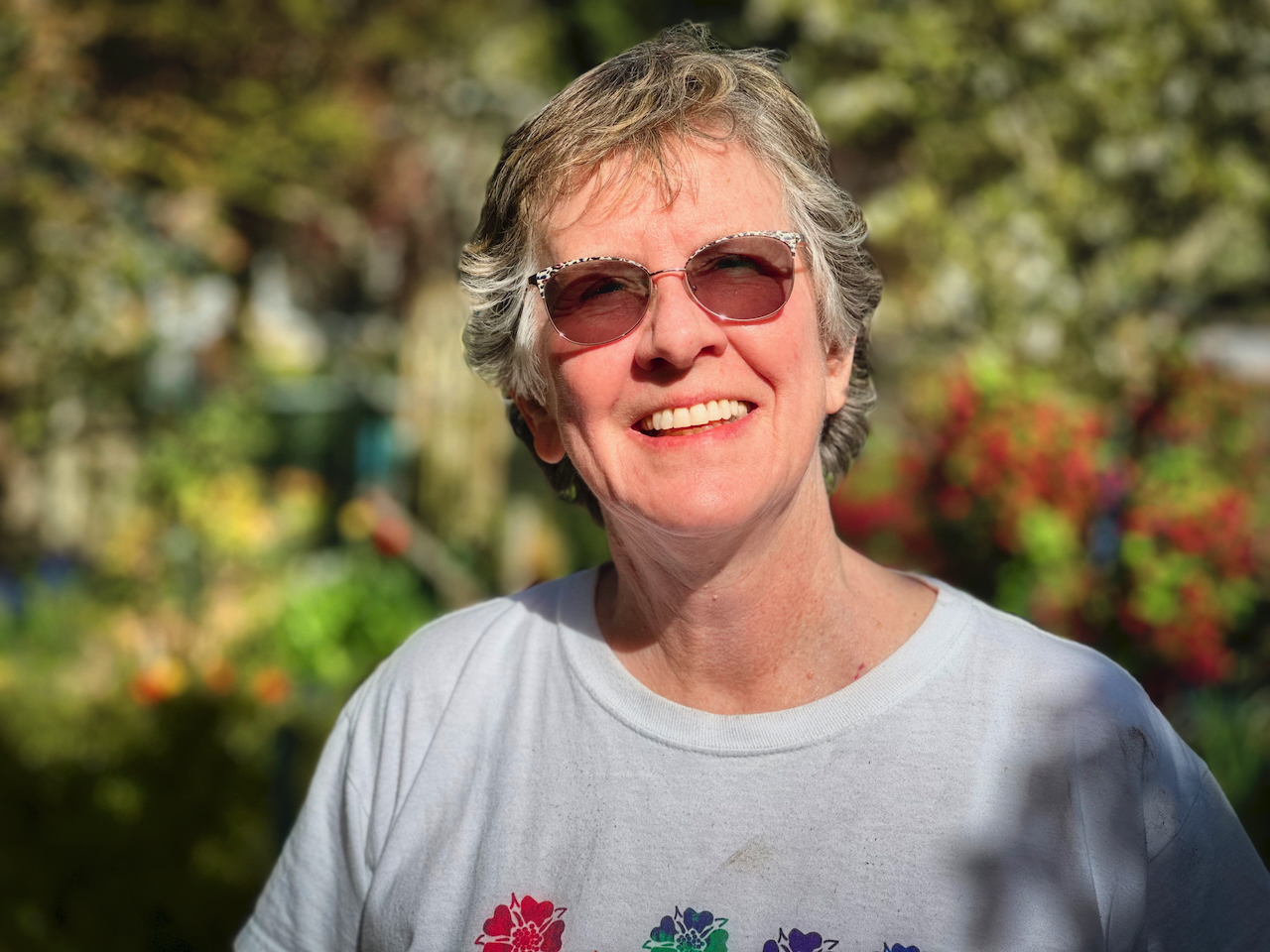 Lorrie's Genesee Hill garden is a neighborhood gem | Westside Seattle